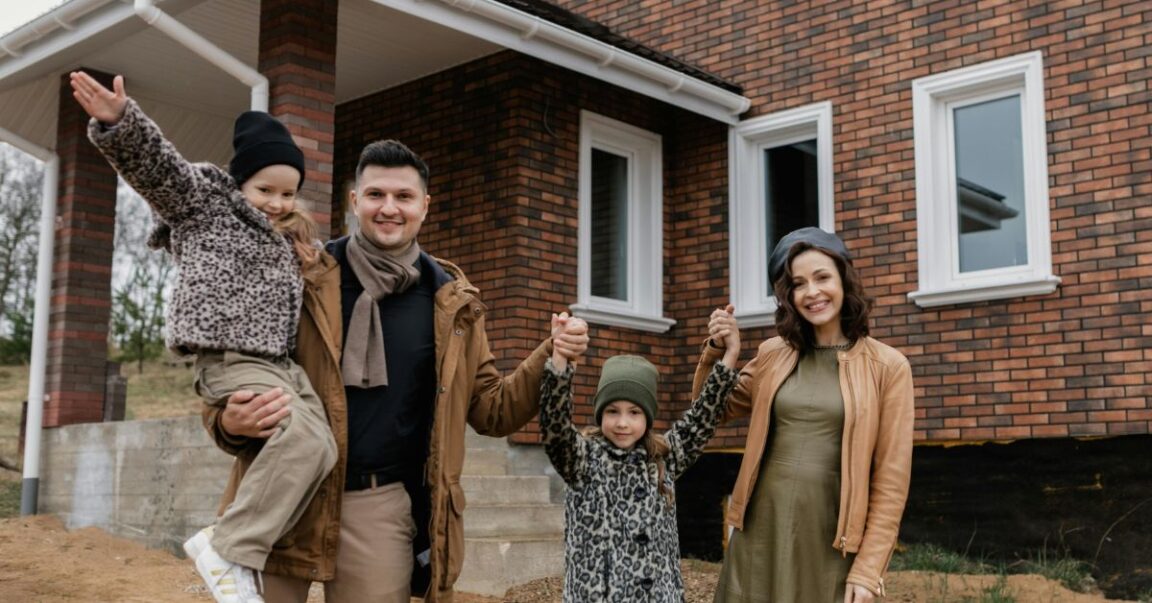 15 Subtle Signs Someone Is Hiding Something From You - City State Zip Code